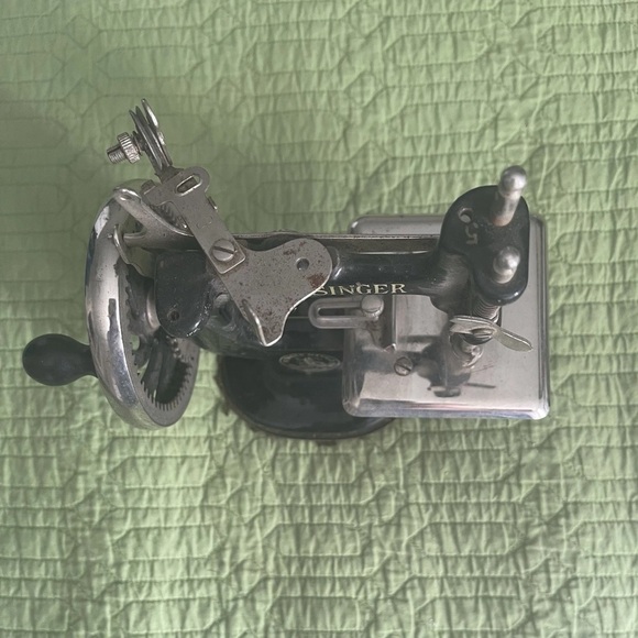 Singer | Other | Antique Collector Singer Manufacturing Co ...